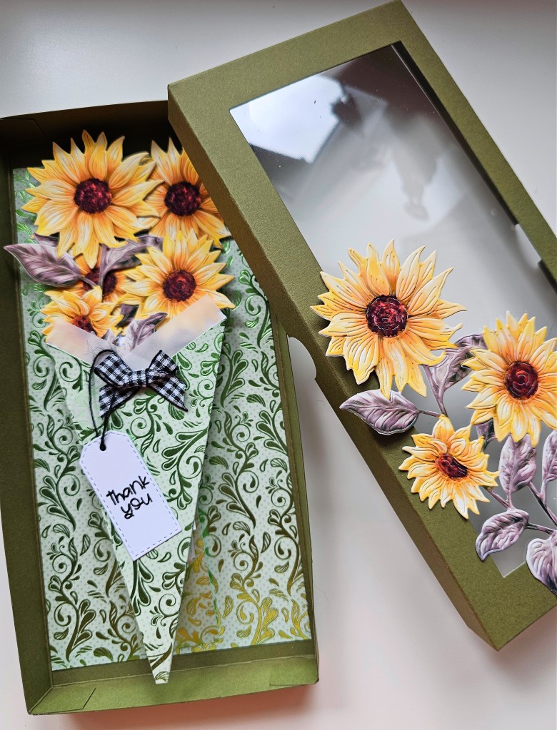 DIY Paper Bouquet Card Tutorial with Standing Feature ...